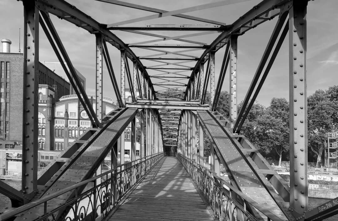 Gephyrophobia , the fear of crossing bridges: Information, tips and ...